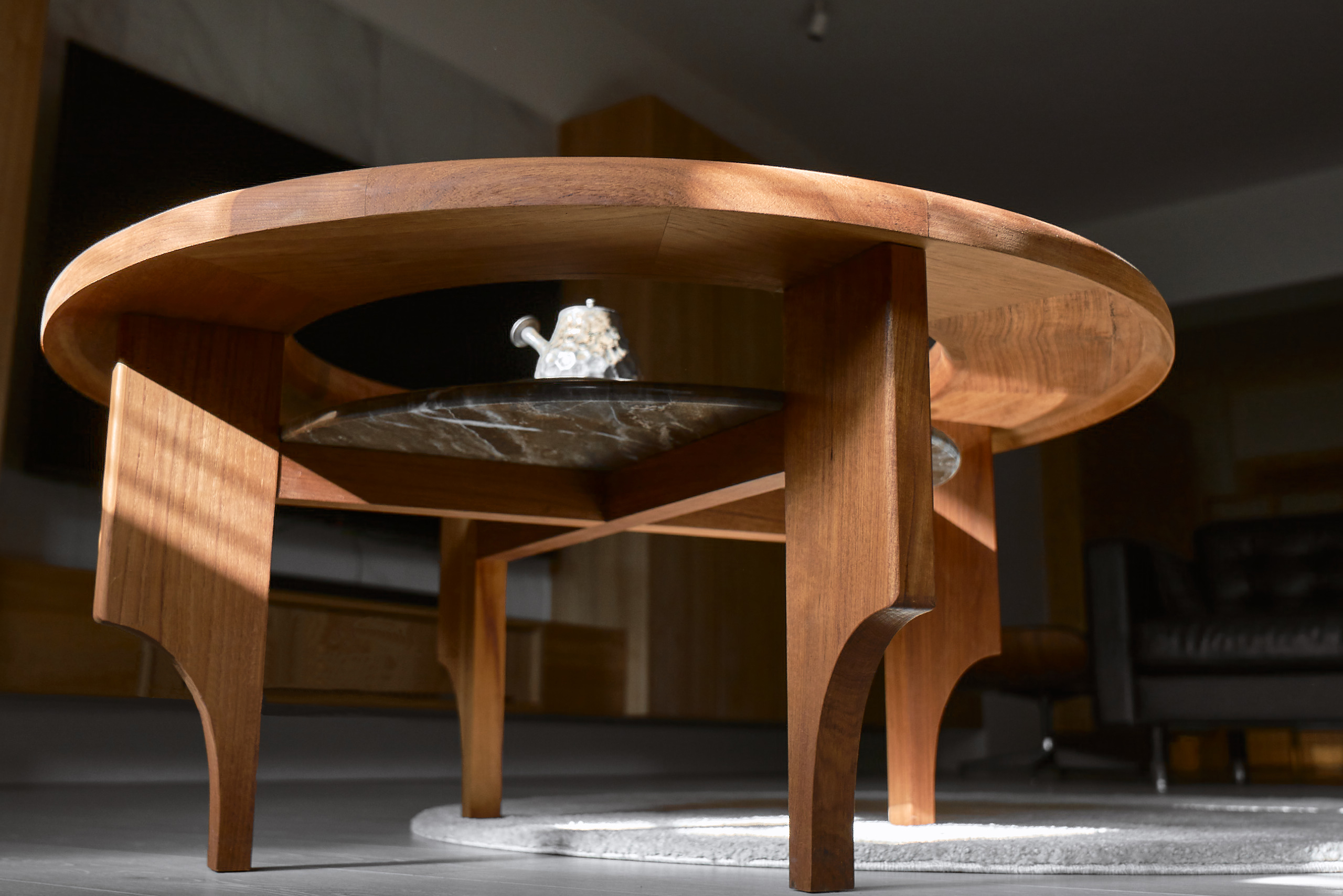 iF Design - Round Case Table