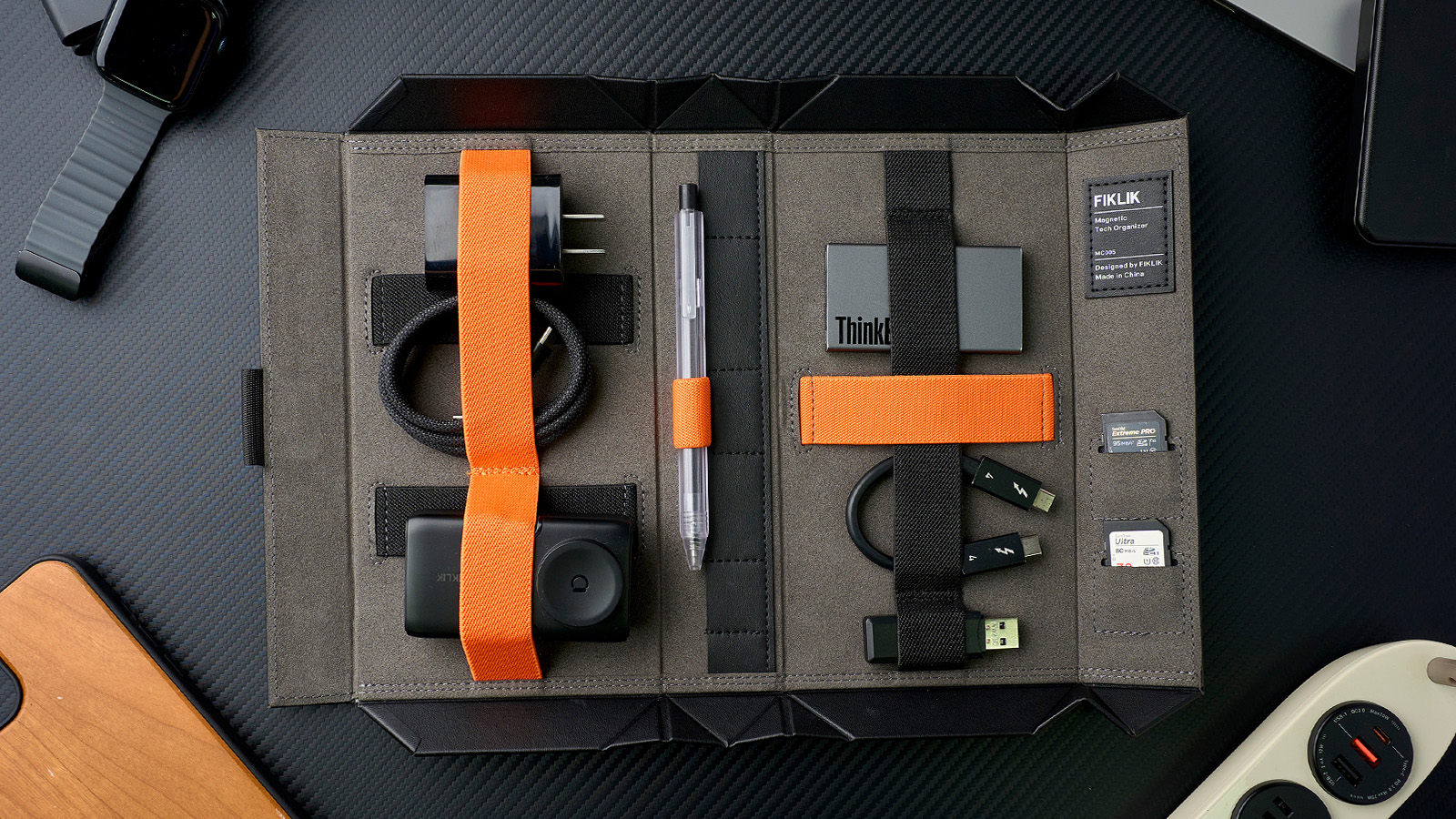 iF Design - FIKLIK magnetic tech organizer