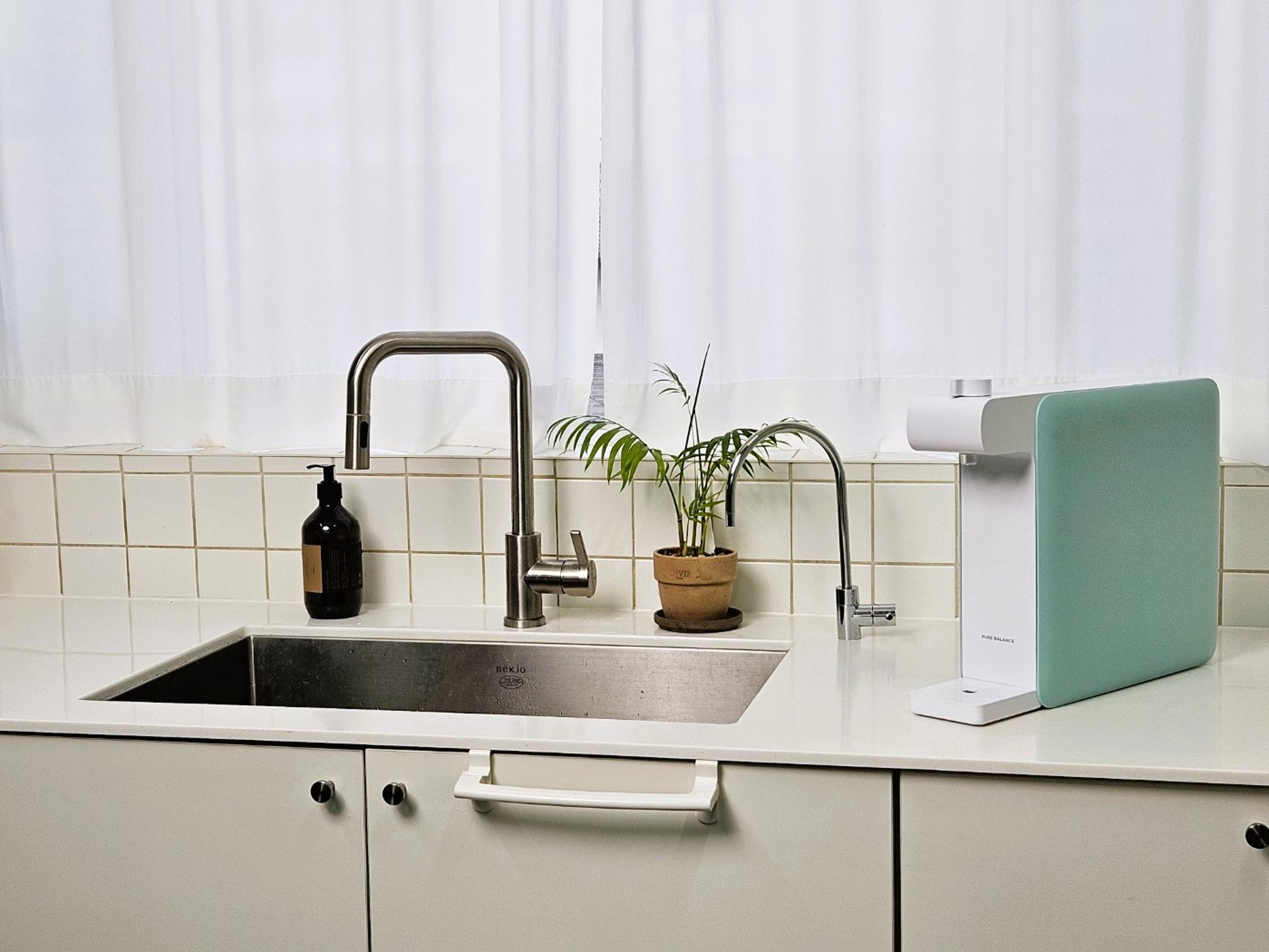 iF Design - PURE BALANCE direct water purifier