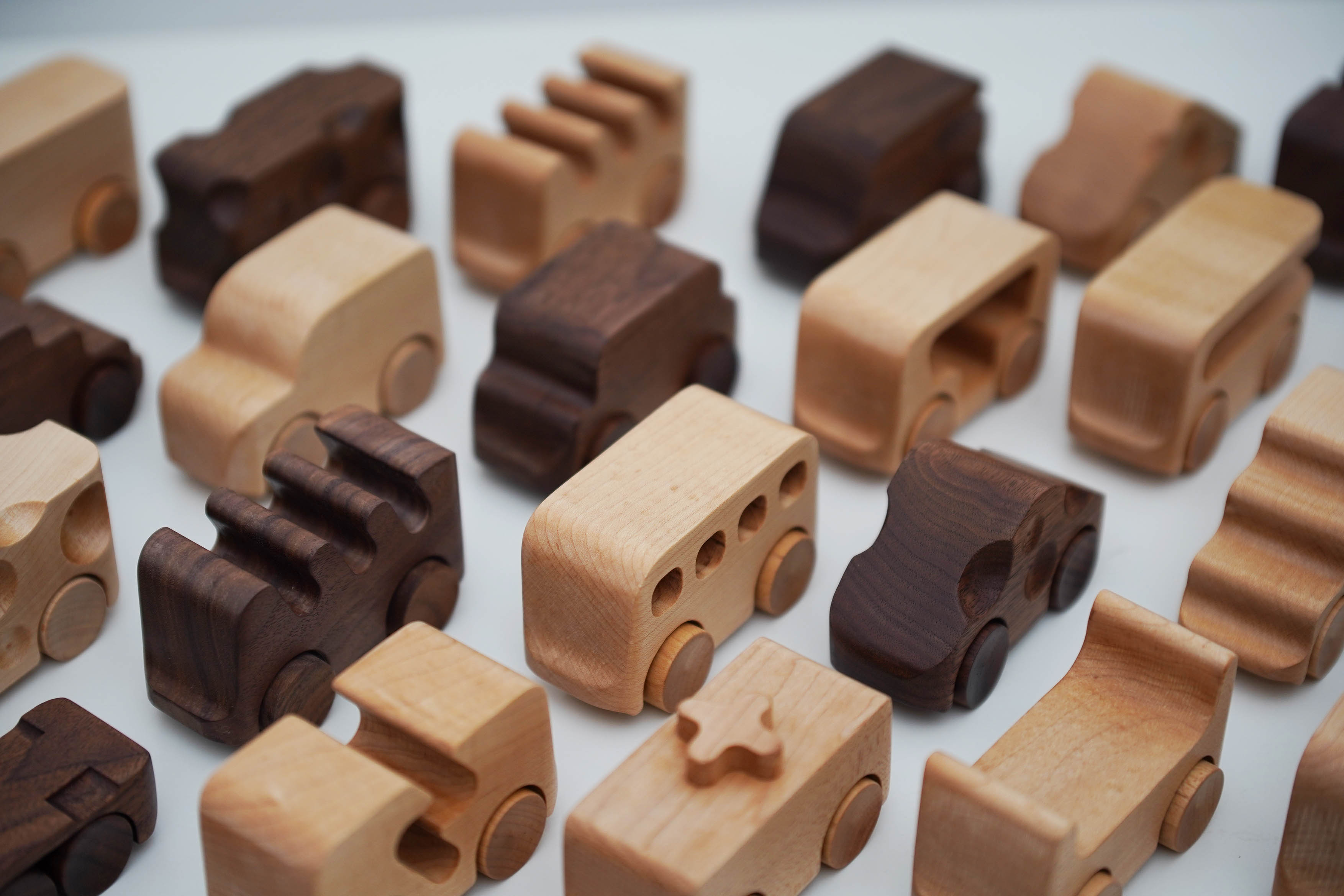 iF Design - wood toy car